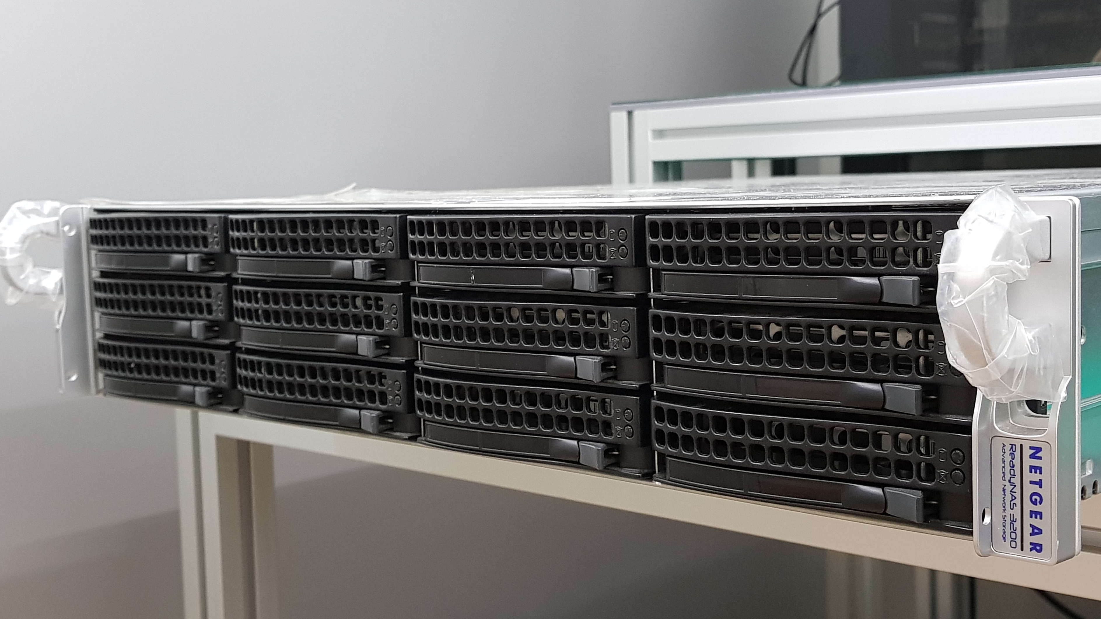 넷기어 ReadyNAS 3200